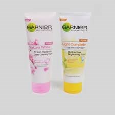 Sữa rửa mặt trắng da Garnier Light Complete White Speed 100ml